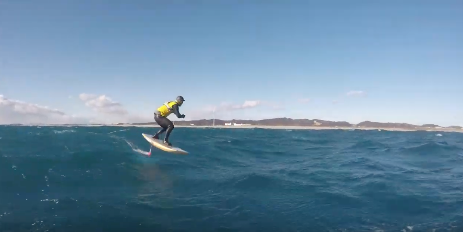 "Foil Tomo" DownWind Foiling Omaezaki - SUP World Mag